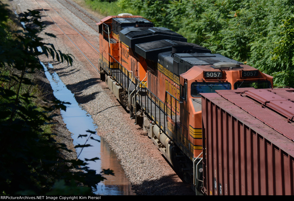 BNSF 5057